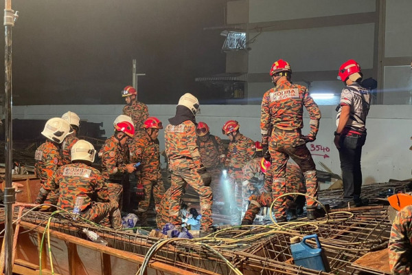 One dead, two rescued in Melaka building collapse | EdgeProp.my