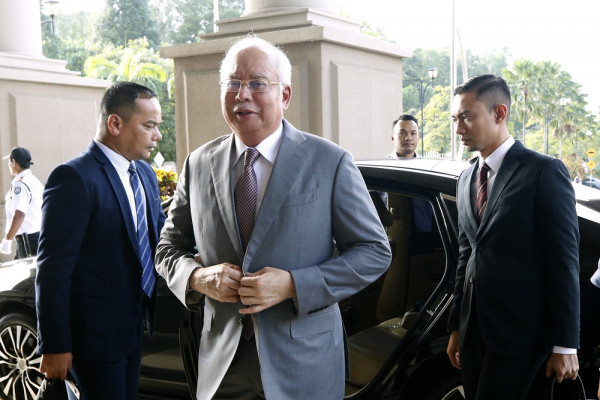 SRC trial: Jho Low, Nik Faisal, Azlin tasked to manage Najib's accounts ...