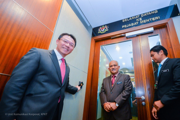 Industry players expect KPKT minister to solve housing woes | EdgeProp.my