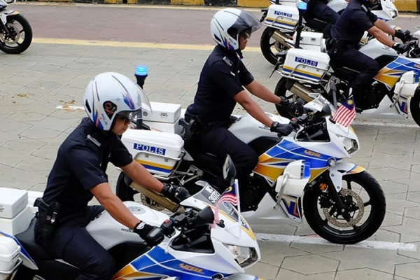 EMCO: Police tracking down 400 residents of Medan 88 who did not return ...